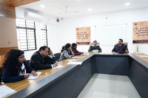 Saurabh Agarwal On Linkedin Myself Interacting With Participants Sage University Bhopal