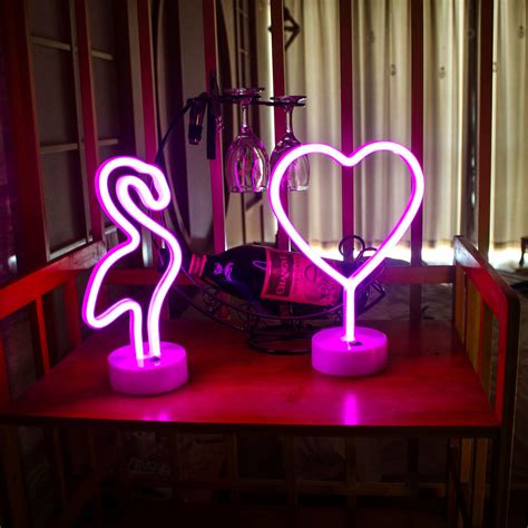 亚马逊现货装饰小夜灯火烈鸟爱心LOVE霓虹灯带底座LED造型灯闪电 阿里巴巴