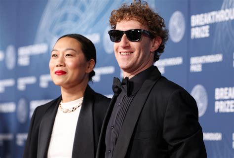 Zuckerberg Ließ Eine Skulptur Seiner Frau Anfertigen Das Gefiel Ihr