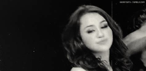Miley Cyrus Gif