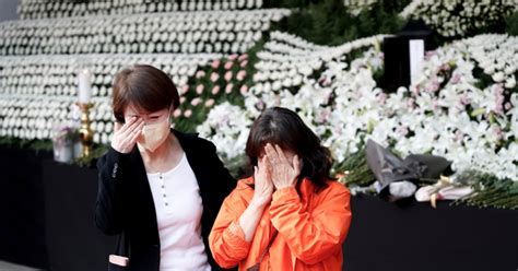 사망자 1명 늘어 155명···서울 합동분향소 하루 조문객 1만명[이태원 핼로윈 참사]