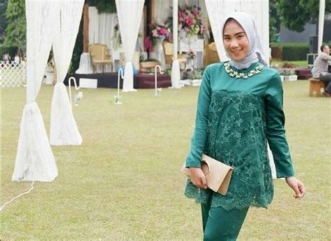 Kebaya Hijau Botol Cocok Dengan Jilbab Warna Apa Ini Rekomendasi