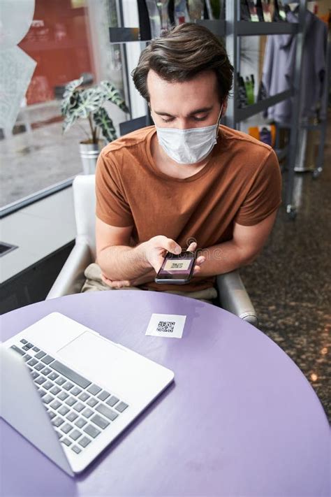 Man Scanning Qr Code Stock Photos Free Royalty Free Stock Photos From Dreamstime