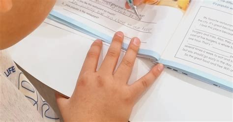 옥길영어독서 행복한 영어책 읽기 키즈엔리딩 🌞화창한 토요일 아침 일찍부터 모여 글쓰기 수업 받고 놀이터에서 실컷 뛰어노는 세상 부지런하고 세상 건강한 친구들 ♡ ️