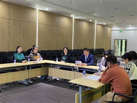 “Монгол судлал Залгамж үе” тэтгэлгийг тав дахь жилдээ гардууллаа Монгол Улсын Их Сургууль