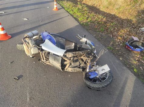 Внаслідок ДТП на Львівщині постраждали неповнолітній водій та його пасажирка ФОТО Магнолія ТВ