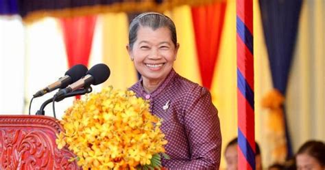 លោកជំទាវកិត្តិសង្គហបណ្ឌិត ម៉ែន សំអន អញ្ជើញសម្ពោធដាក់ឱ្យប្រើប្រាស់ស្ពាន សំពៅត្រៃលោកត្រៃលក្ខណ៍