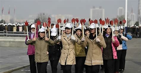 北 대규모 불꽃놀이 행사로 김일성 생일 기념 종합2보