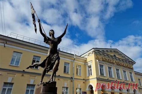 Дар от французских друзей Памятник Жанне дАрк открыли в Петербурге Новости Постила