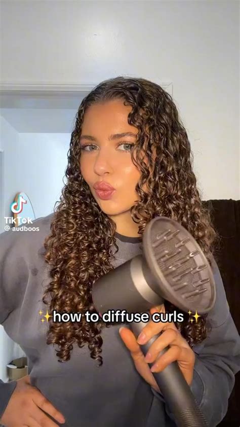 Beautiful Shoulder Hairstyles Hair Color Ideas In 2024 Curly Hair