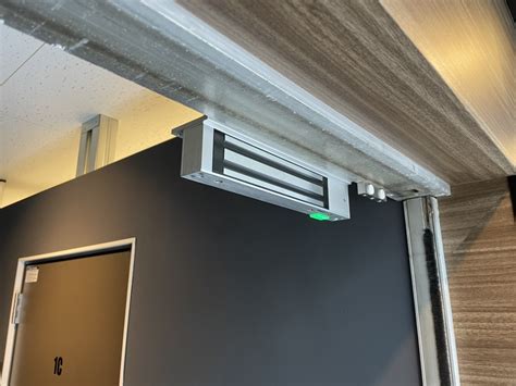 【事例紹介】トランクルーム エントランスへの電磁錠システム（ロックマンジャパン Volcalock）設置 キーホームサービス