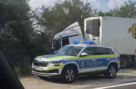 Пореден инцидент с камион край Телиш СНИМКИ