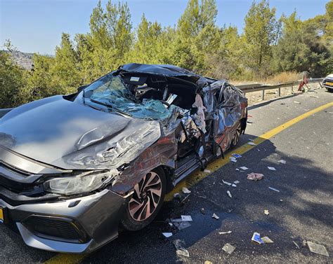 תאונת דרכים קשה ליד בית שמש בין משאית לרכב פרטי ערוץ 14 C14