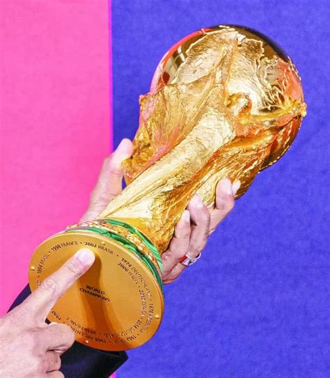 컬처 In Fifa 월드컵 트로피 50주년…268억 원 진짜는 우승국도 못 가져 Sbs Korean