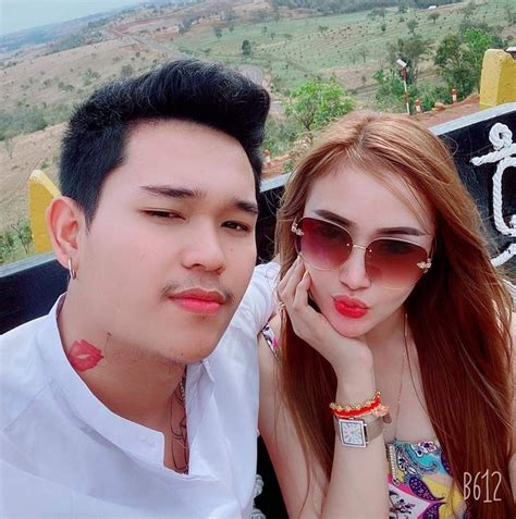 √ សុខៗអតីតតារាសម្តែង សាត រស្មី