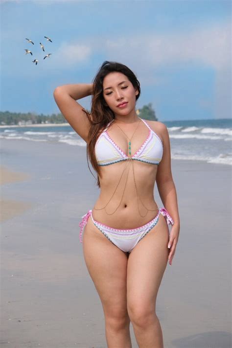 Hot Sexy Nang Mwe San Bikini Pics