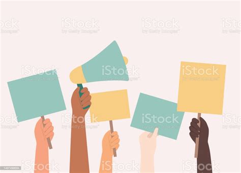 라우드 스피커와 배너를 들고있는 인간의 손의 다양한 그룹 발표 시위에 대한 스톡 벡터 아트 및 기타 이미지 시위 투표 청년 성인 Istock