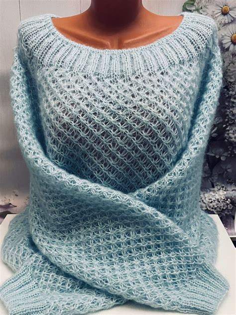 Джемпер реглан спицами с красивым узором