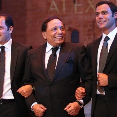 جلباب عادل إمام يستعيد ذكريات شمس الزناتي والبحث عن فضيحة مجلة هي