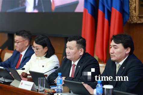 МАН ын бүлэг хөгжлийн банкны асуудлаар хуралдаж байна