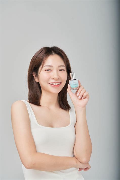 B M T Ng Sau L N Da Kh Ng Tu I C A Vicky Nhung