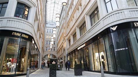 Benko Pleite Signa Verkauft Luxusimmobilien In Österreich