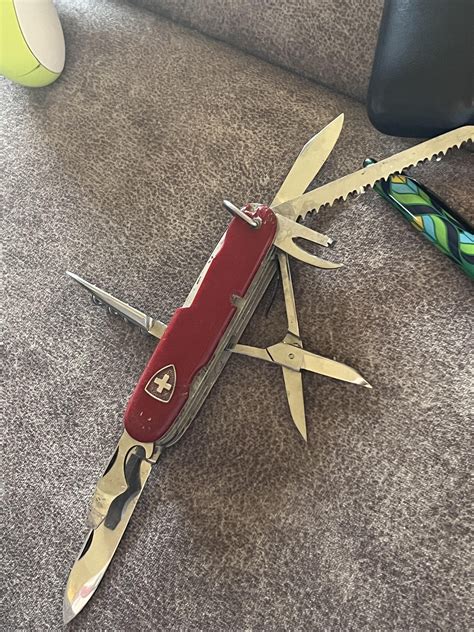 Help Identifying Model Rswissarmyknives