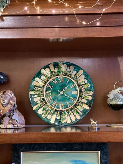 Новогодние часы