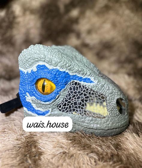 Jurassic World Chomp N Roar Mask Claws Velociraptor Raptor Blue
