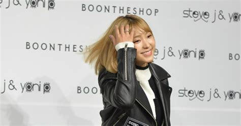 [포토] 보라 핫팬츠 입고 각선미 뽑내