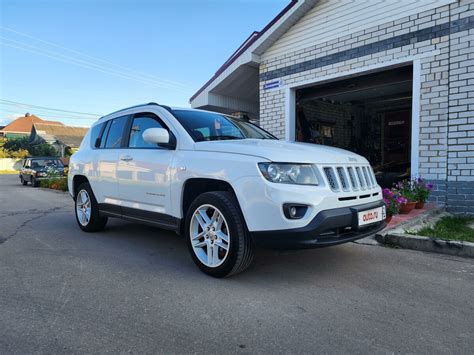 Купить б/у Jeep Compass I Рестайлинг 2 2.4 AT (170 л.с.) 4WD бензин ...