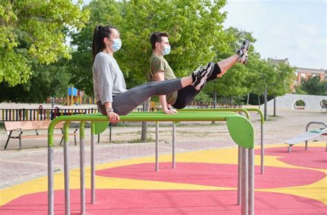 Isometric Exercise Definition Benefits Examples Risks Routine