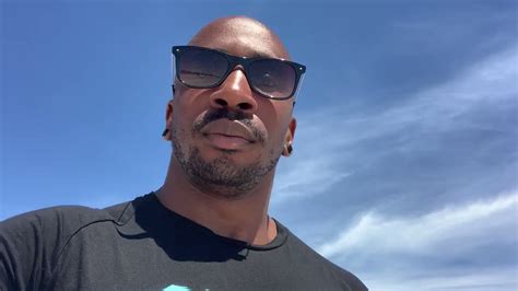 Max Konnor On Twitter This Is What Was Happening Before The Sexy Beach Guy Recognized Me And