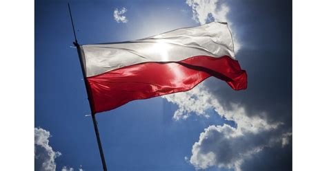 Полша вдигна самолети след руски удари по Украйна