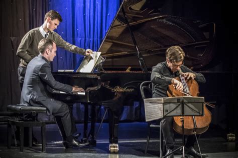 Backing Absolute Classics Bdslive