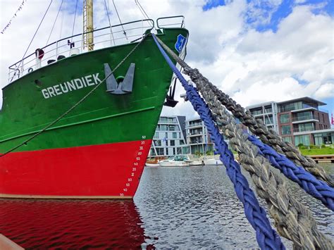 무료 이미지 바다 이슬 보트 차량 돛대 포트 닫기 수로 몹시 떠들어 대다 닫다 편물 속박 부속품 배송 해상 배 매는 기둥 매듭 짠 항해