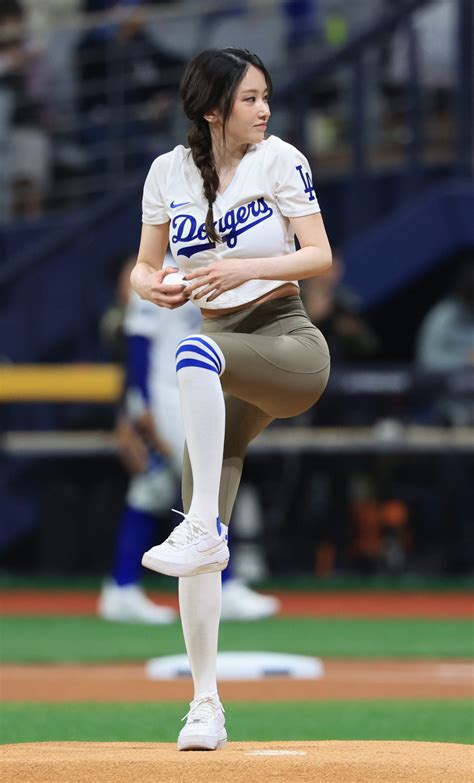 전종서 레깅스 시구 아직도 뜨겁다…일본 매체가 꼽은 이슈는 이투데이