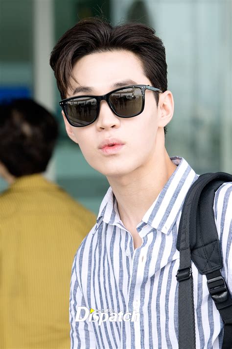 현장포토 아이컨택손인사헨리 깨알 팬서비스 디스패치 뉴스는 팩트다