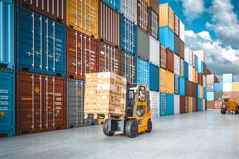 How To Stay Safe When Loading And Unloading Pallets Born Again Pallets