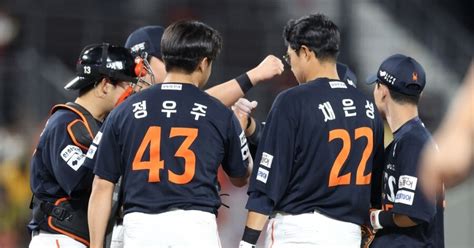 “질 것 같지가 않은 느낌” 김경문도 깜짝 놀랐다 ‘7회 리드시 전승 역전승 1위 한화 뒷심이 달라졌다