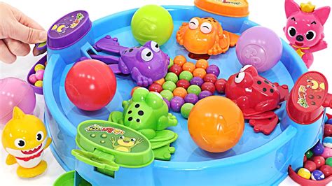 핑크퐁 아기상어 개구리 사탕 먹기 게임 핑키팝토이 Youtube