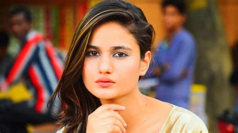 Namra Qadir Case শরীরী আবেদনে মজল ব্যবসায়ী ধর্ষণ মামলায় ফাঁসানোর হুমকি দিয়ে ৮০ লক্ষ হাতাল