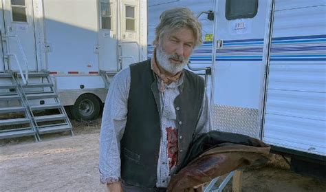 ჰოლივუდის მსახიობი ალეკ ბოლდუინი გამომძიებლებმა დაკითხვის შემდეგ გაათავისუფლეს