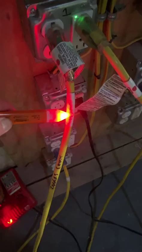 What Is A Non Contact Voltage Tester And How Does It Work Rack A Tiers