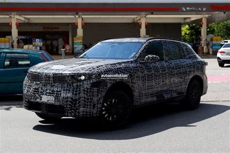 New 2027 Bmw X5 Spy Photos Reveal New Panoramic Display Autoevolution
