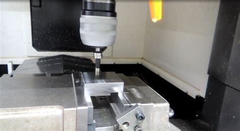 머시닝센터 Mct 2d 기계가공 공작물 원점 셋팅 및 공구 셋팅 절삭가공컴퓨터응용밀링기능사 컴퓨터응용가공산업기사 기계가공기능장 자격증 및 기술 실무교육 O052803