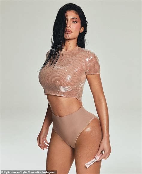 Kylie Jenner Strikes A Sultry Pose As She Shows Off Her Midriff In A Sequin Crop Top And Nude