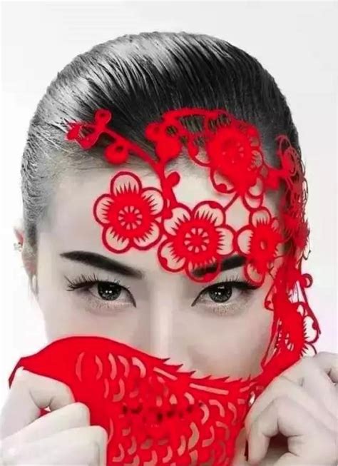 中國剪紙與時尚碰撞美人與傳統剪紙相結合足以讓你大開眼界 每日頭條