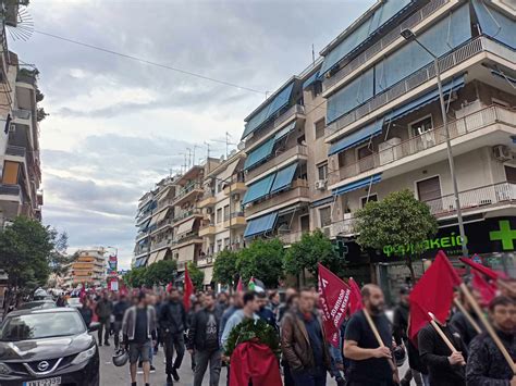 Θεατής του Ονείρου Observer Στον μπροσγυαλο διπλα στην μαγευτικη καβάτζα ενος προσωπικού