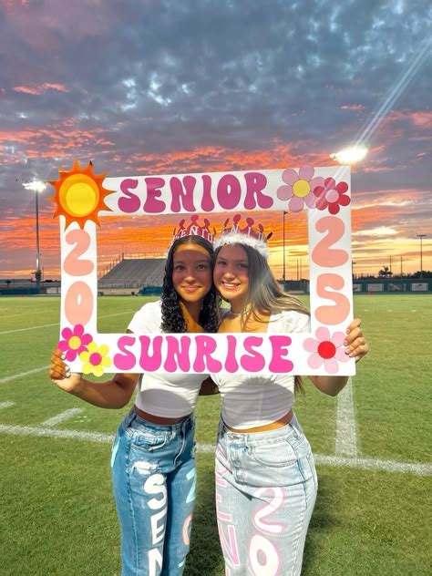 Senior Sunrise 🌅🎓💕 Senior Year Fun Senior Year Things Senior Year Diy